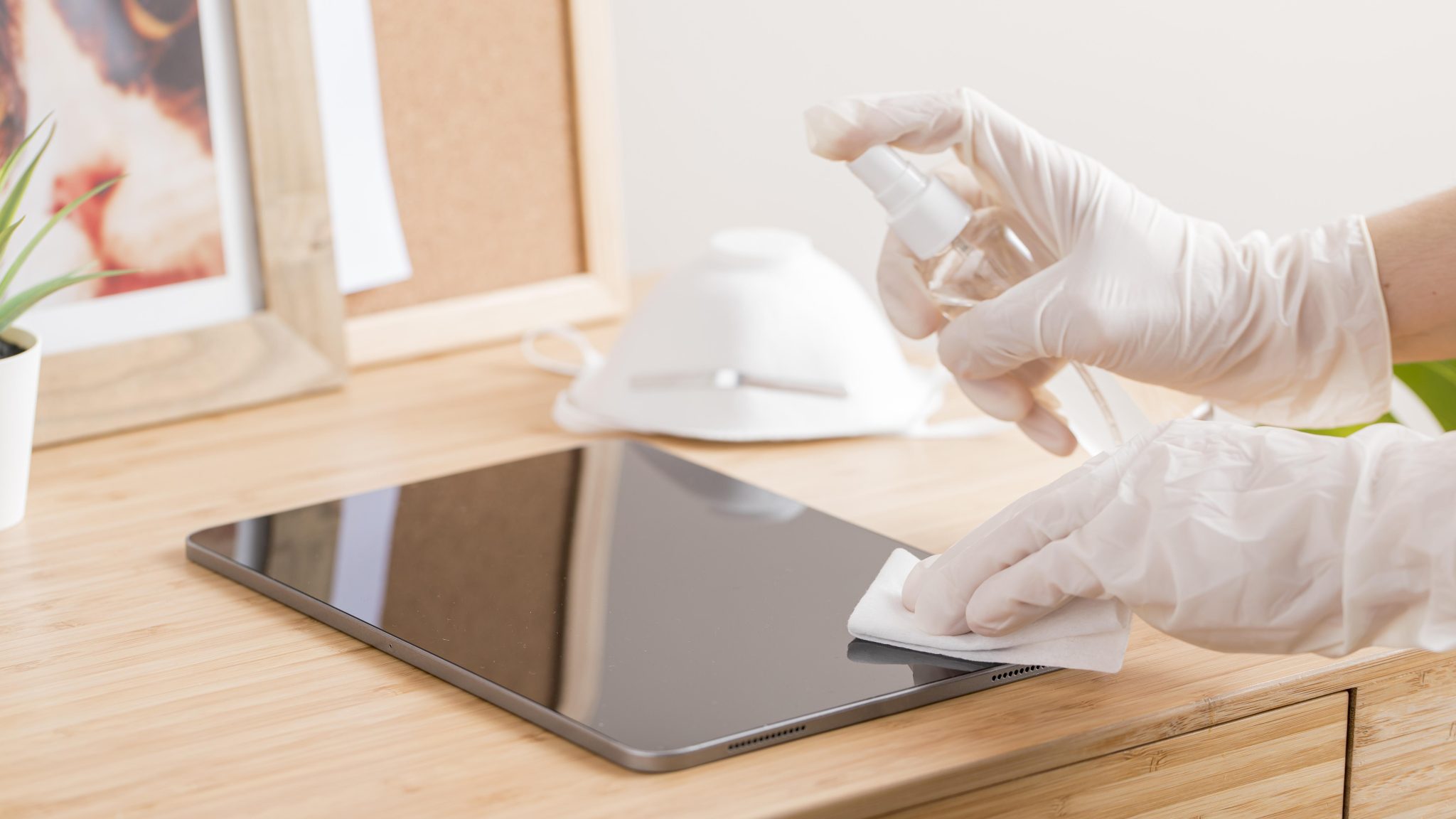 How to Clean a Touch Screen Laptop: Complete Guide » Tech Combact